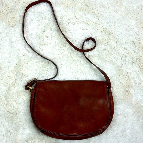 Perlina | Bags | Perlina Leather Crossbody Saddlebag Flap Snap Opening ...